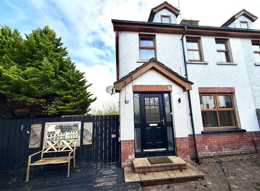 Pauline Elliott Estate Agents, Estate Agent in Derry - Propertynews