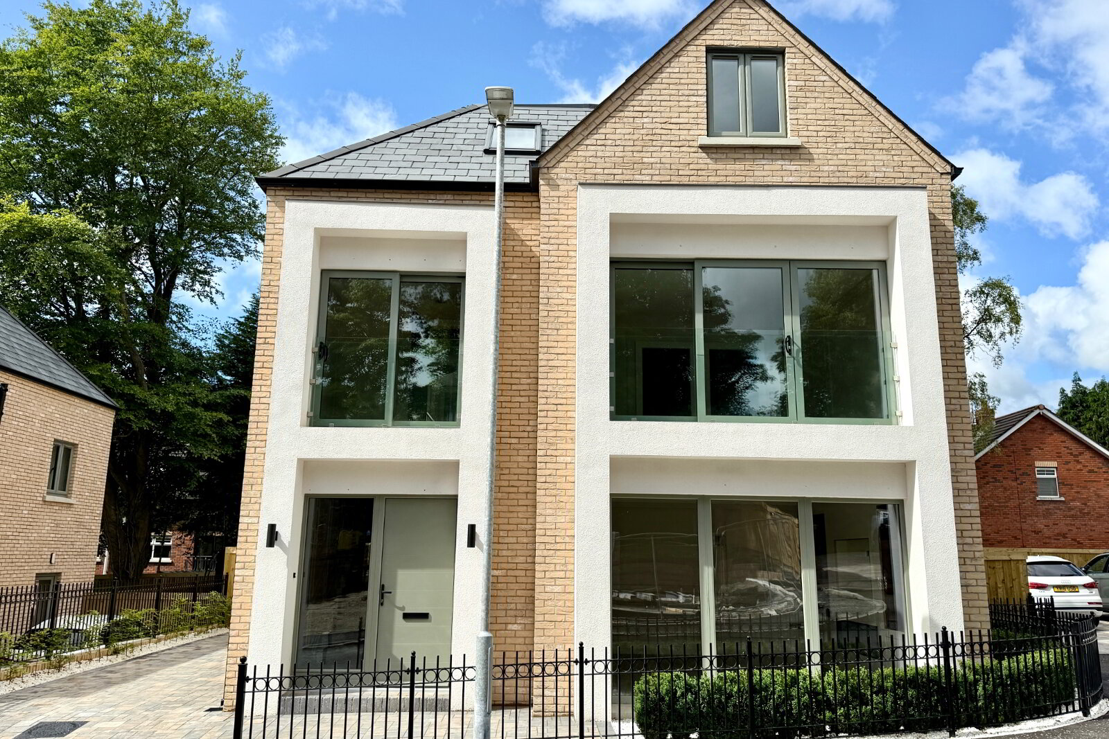 Property For Sale In Derry / Londonderry