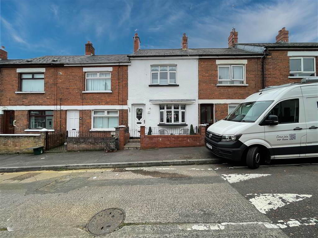 84 Beechmount Parade, Belfast
