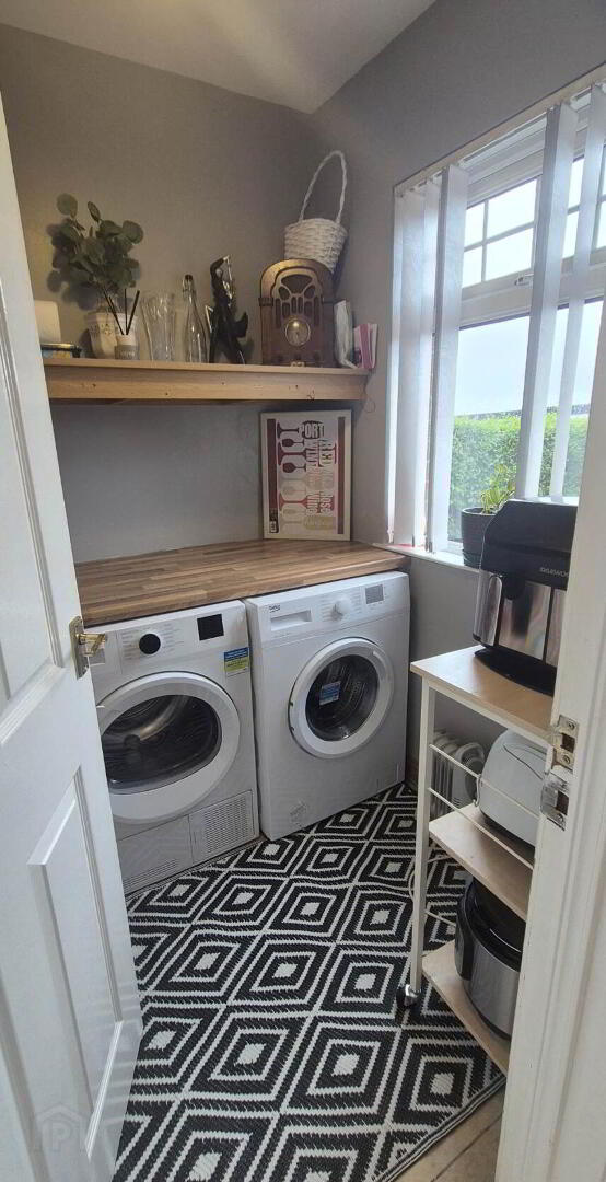 16 Daisy Hill Park, Derry