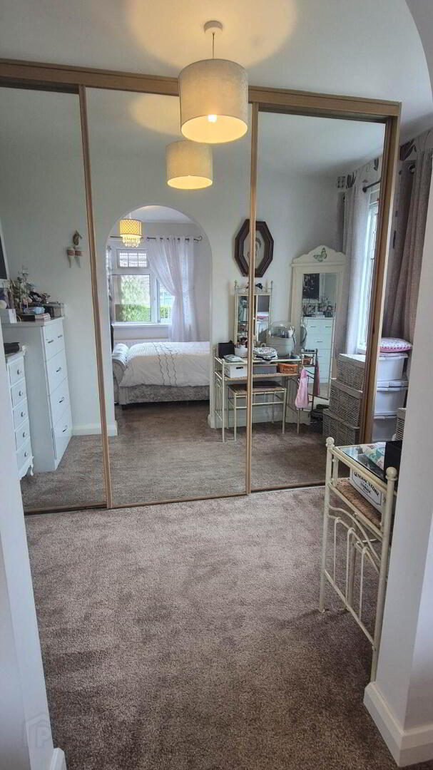 16 Daisy Hill Park, Derry