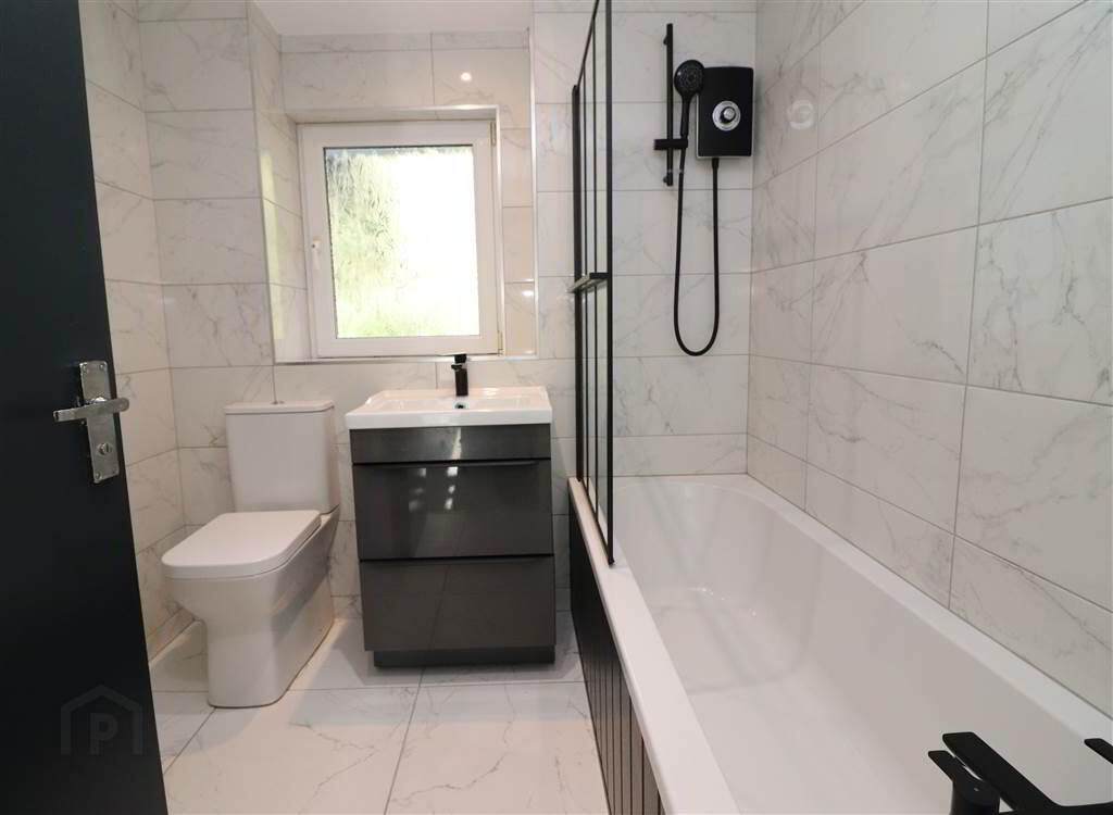 15 River Court, River Road, Dunmurry, Belfast