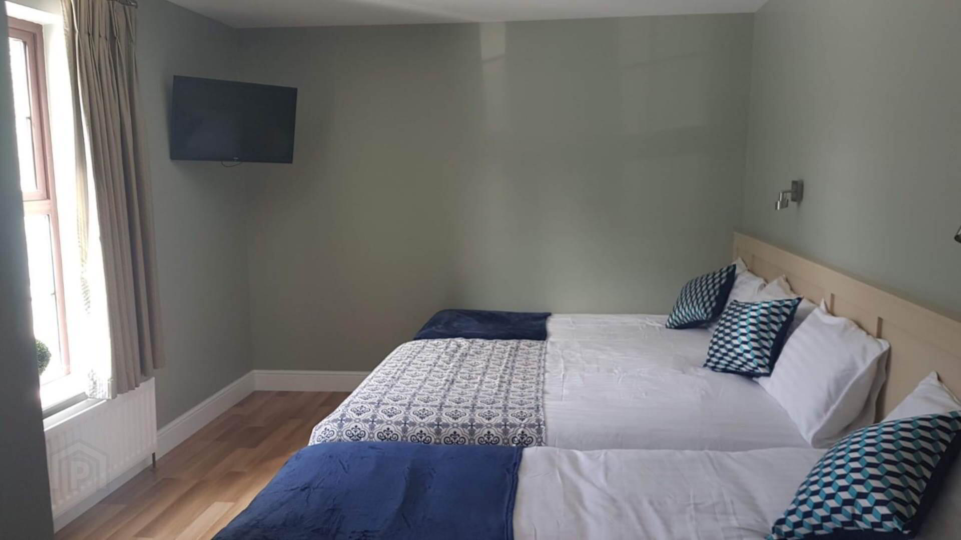 The Point Inn, Quigley`s Point