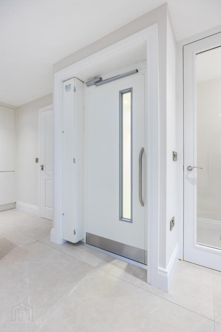 3 Priory Gate, Holywood