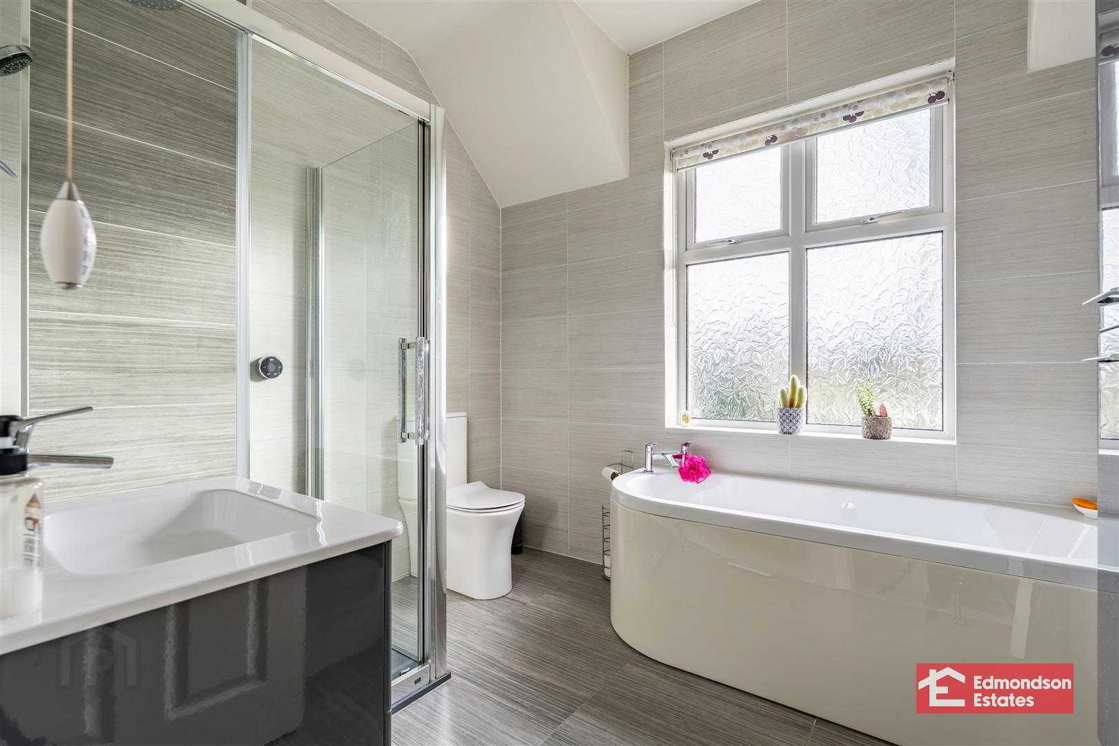 1 Tullymore Dale, Broughshane, Ballymena
