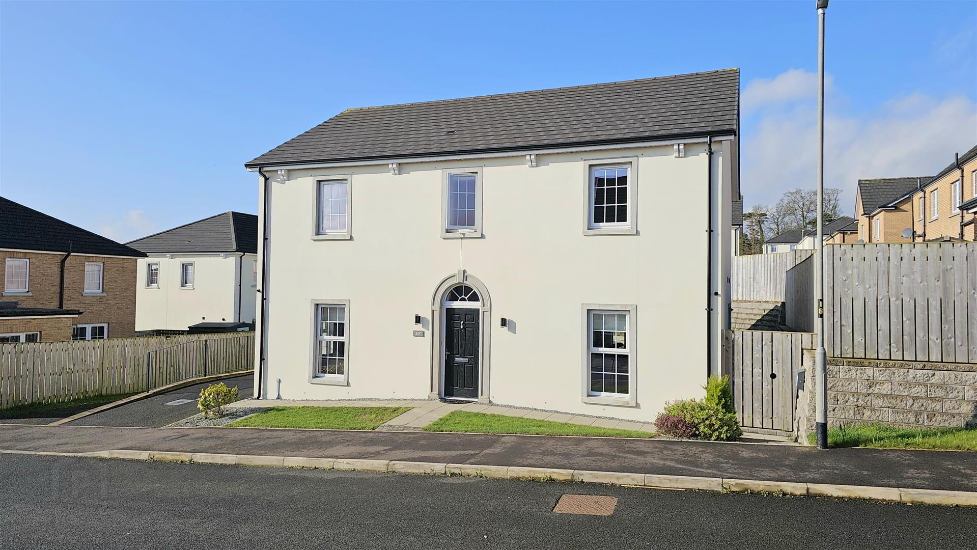 12 Bashford Park Hill, Carrickfergus