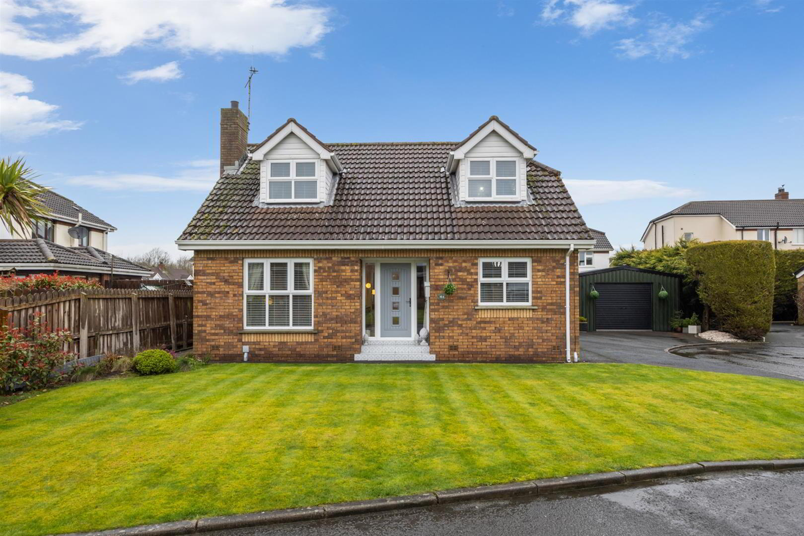 44 Oakland Grove, Ballynahinch