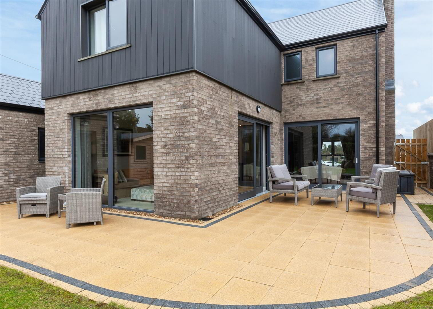 12 Dunadry Gate, Dunadry