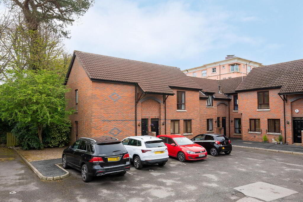 8 Notting Hill Manor, Belfast