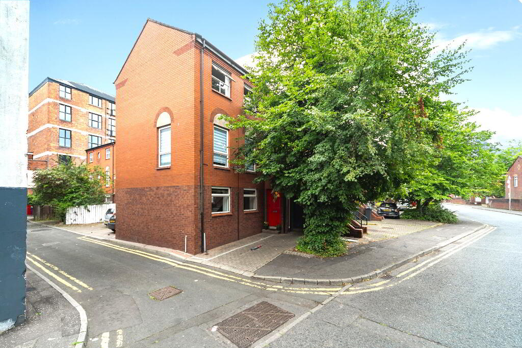 2 Salisbury Street, Dublin Road, Belfast