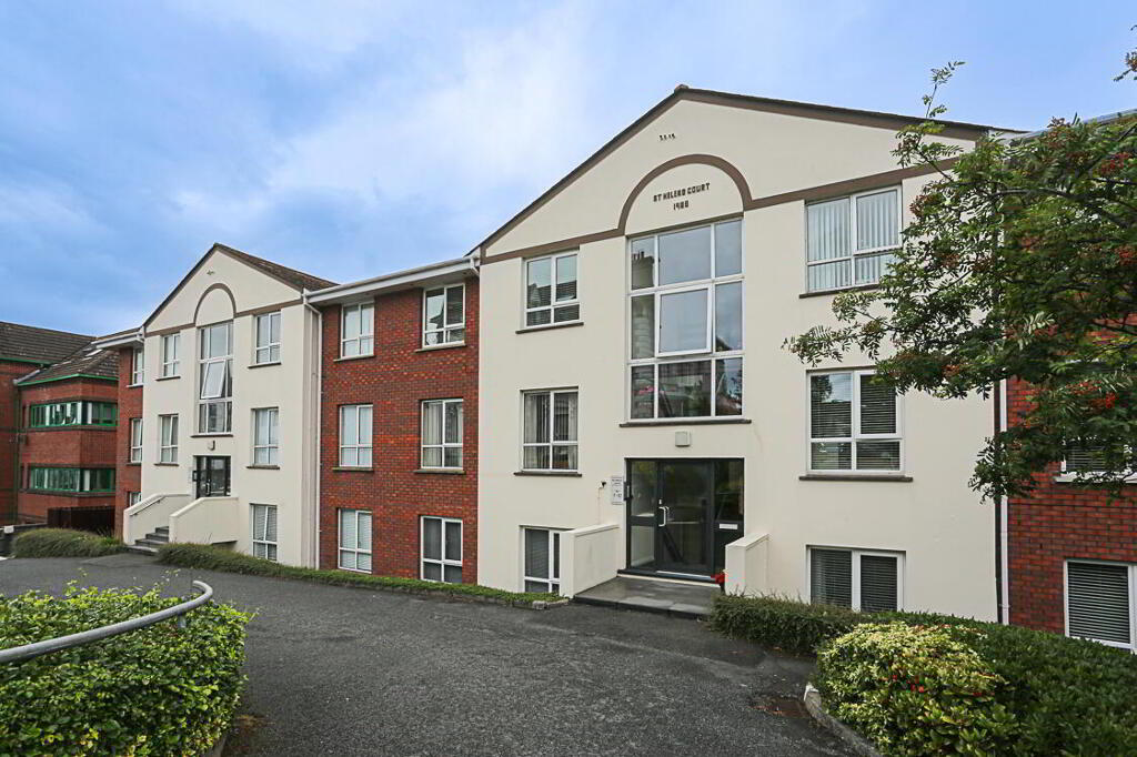 8 St Helens Court, High Street, Holywood