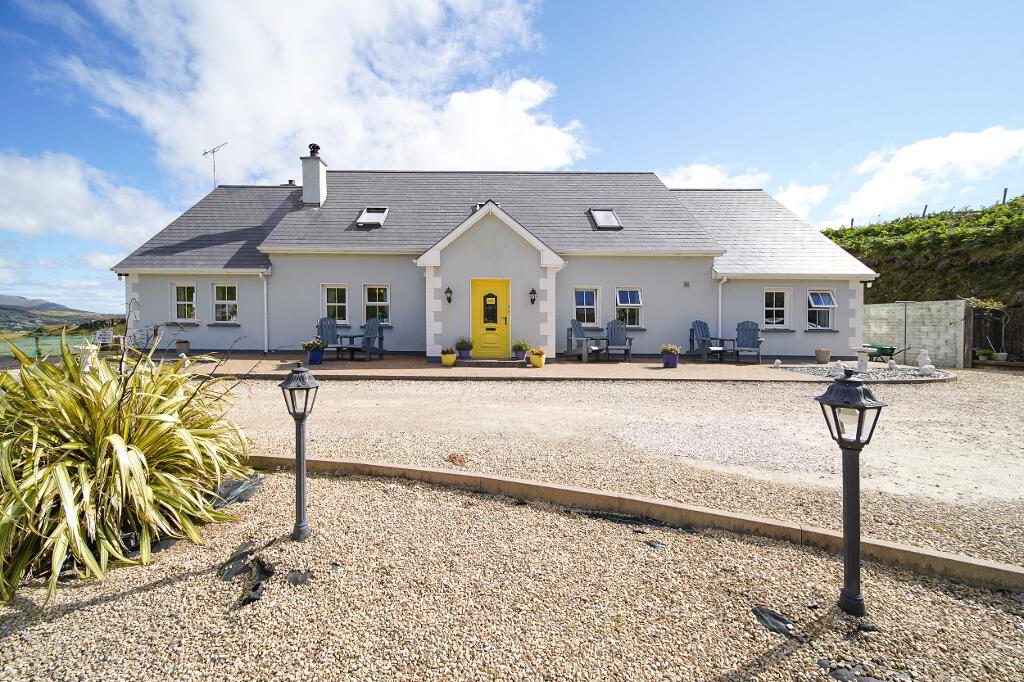 Slieve League House, Teelin, Carrick