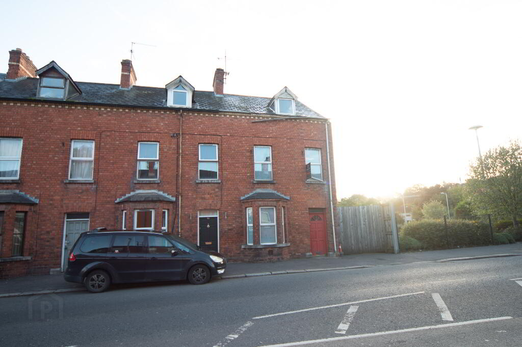81 Railway Street, Armagh