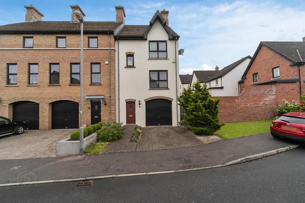 6 Bracken Hill Avenue, Ballymaconaghy Road, Belfast