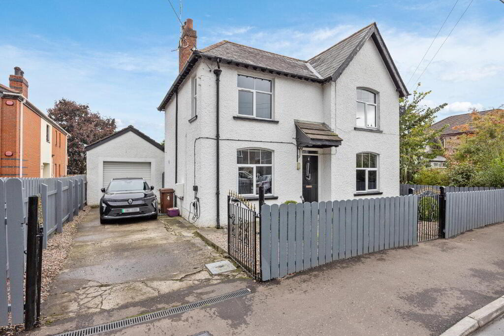 4 Ulster Avenue, Dunmurry, Belfast