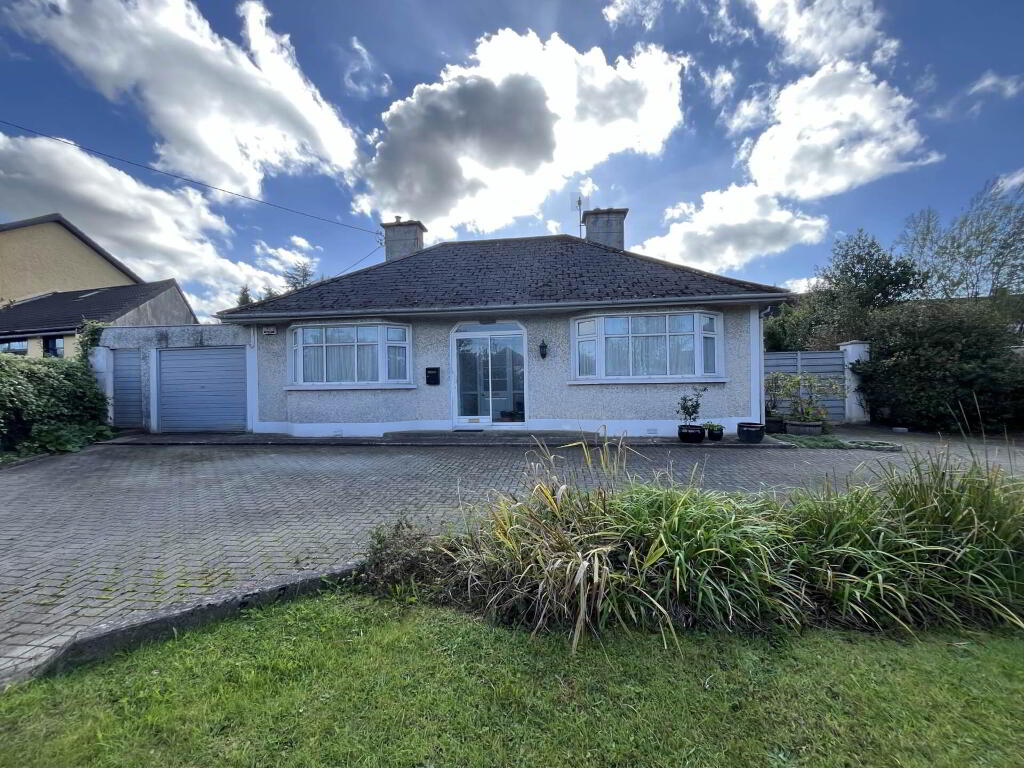 Bunclody, Fr Russell Road