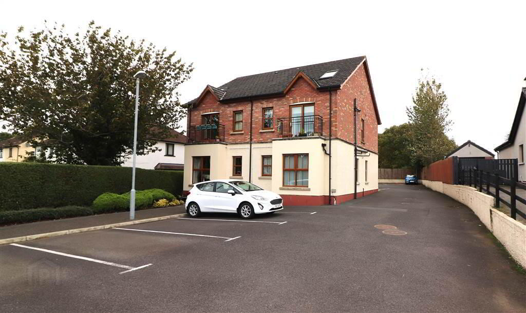 8 Lagan Ville Court, Lisburn