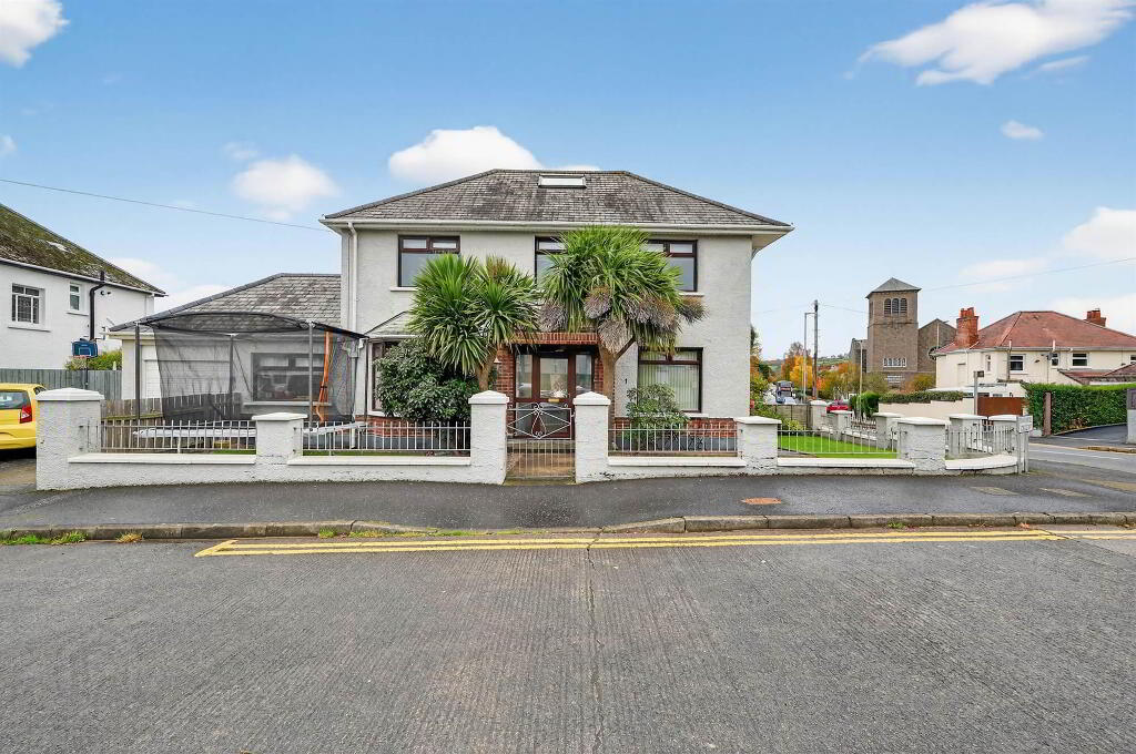 1 Thornhill Crescent, Belfast