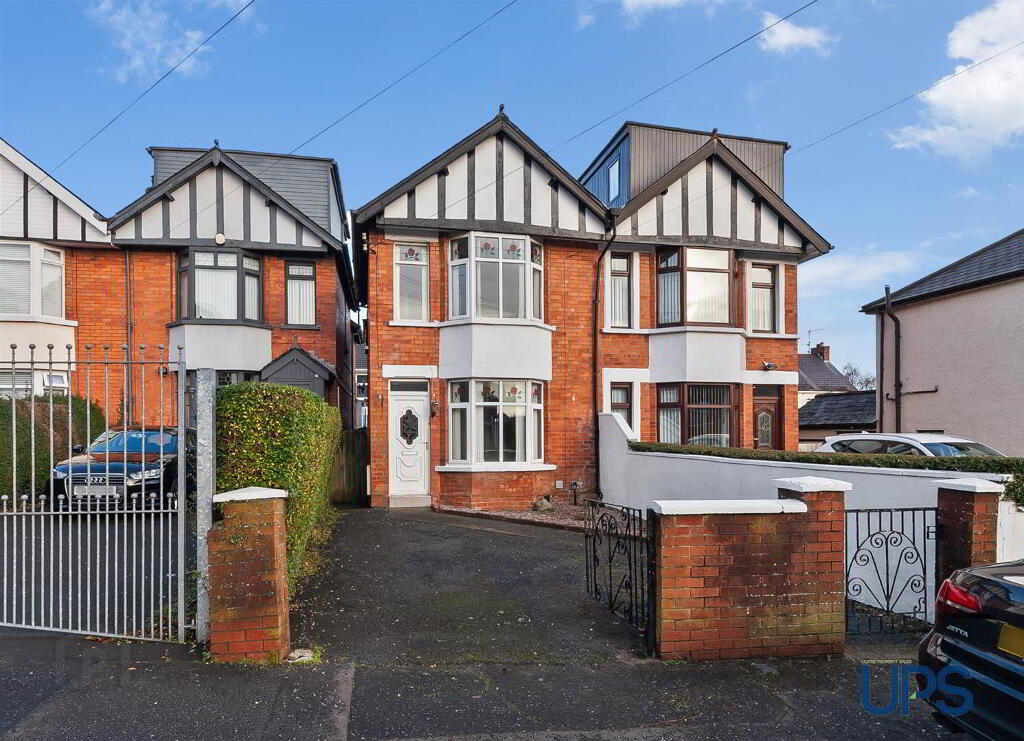 6 Mooreland Park, Andersonstown, Belfast