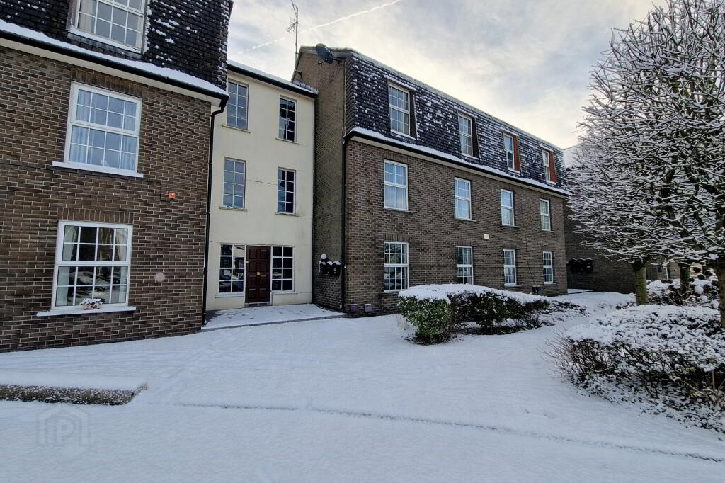 28 Craig Court, Ballymena