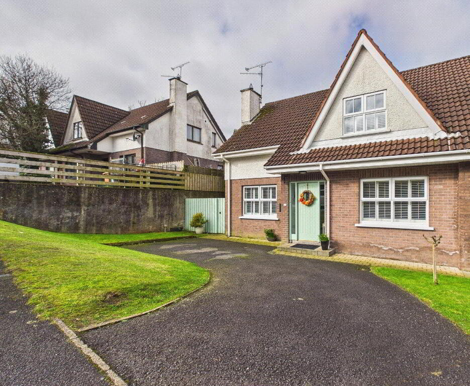 10 Ardaveen Avenue, Newry