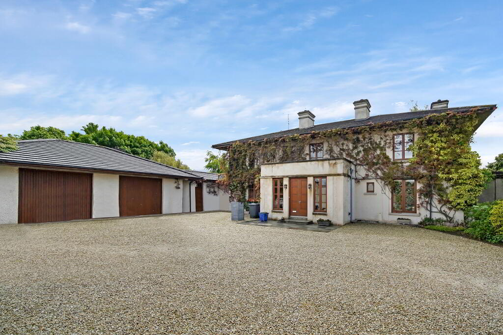 8 Ballynahatty Road, Omagh