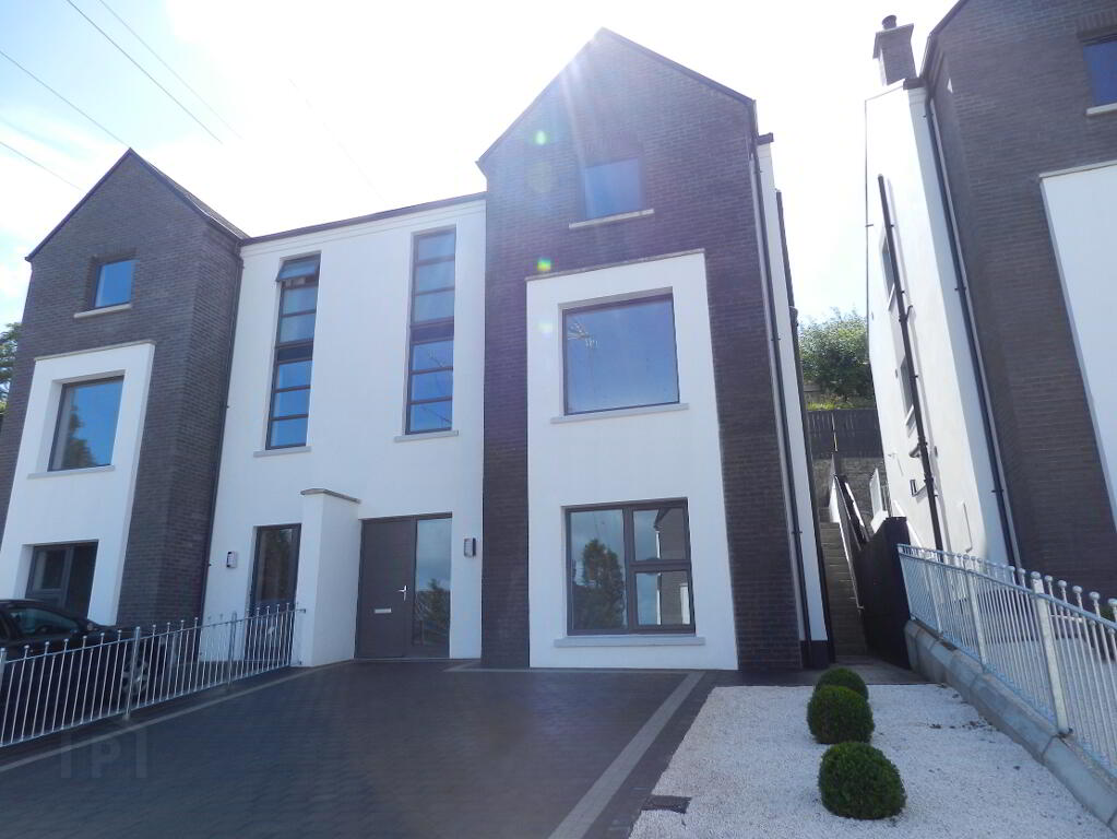 Victoria Gate Waterside, Derry