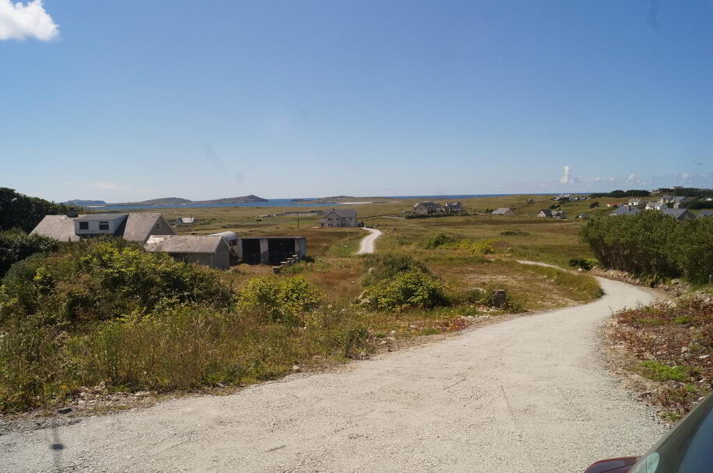 Carrickmagarvey, Sites, Derrybeg