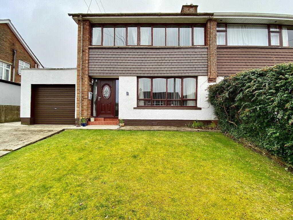 8 Iveagh Park Prehen, Derry