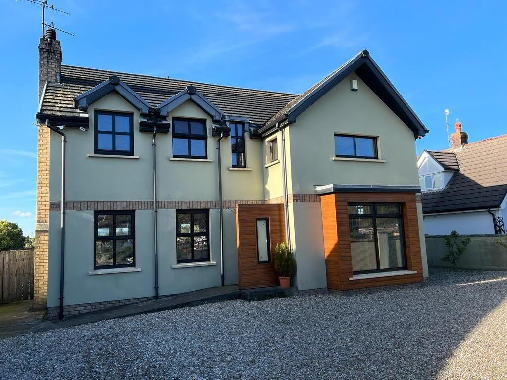 84 Derry Road, Strabane