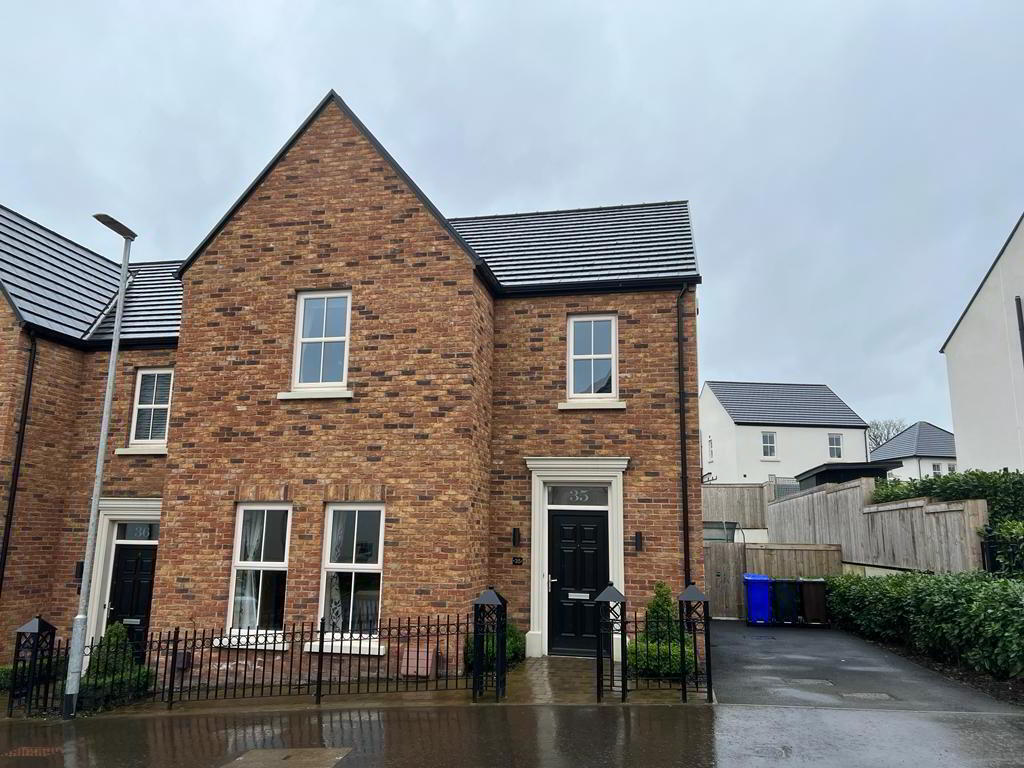 35 Barleyfields Culmore, Derry
