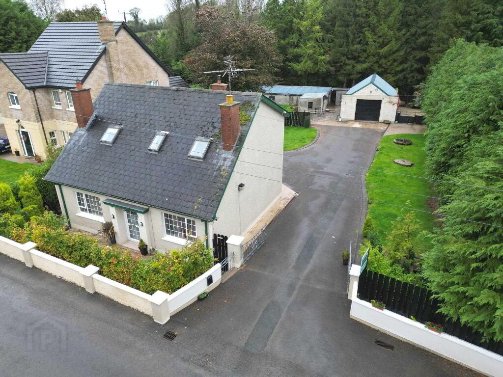 40 Ballinamullan Road, Omagh