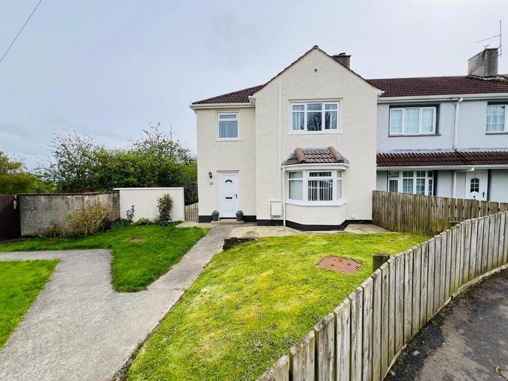25 Creggan Broadway, Derry