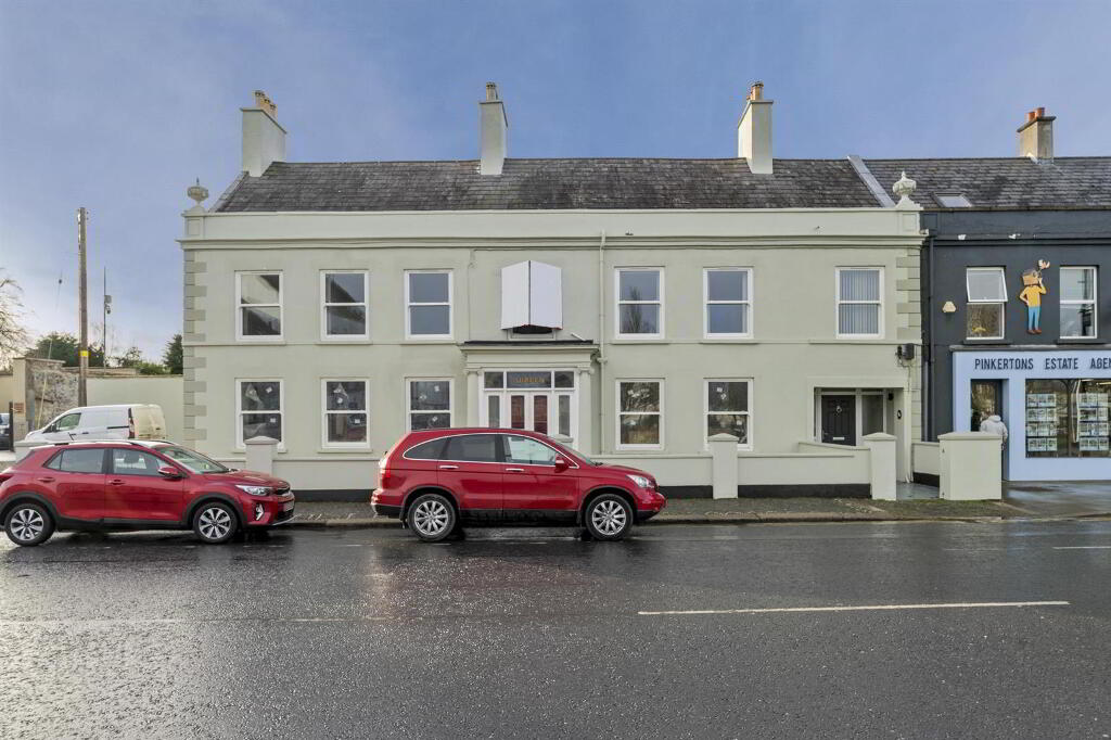 Aureen, 11 The Square, Comber